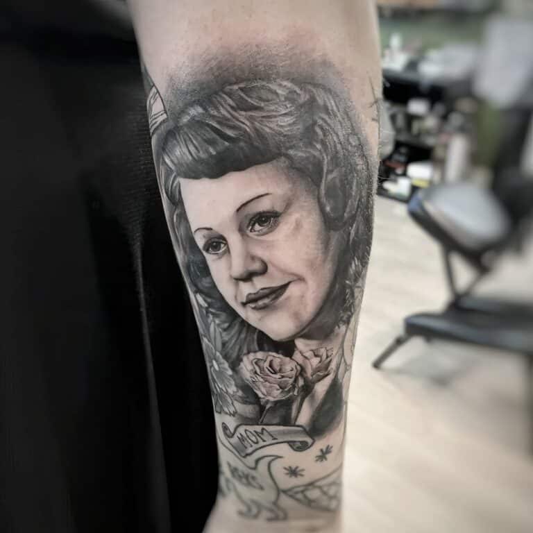 117 Heartfelt Mom Tattoo Ideas To Honor Motherhood - Tidbits Of Experience